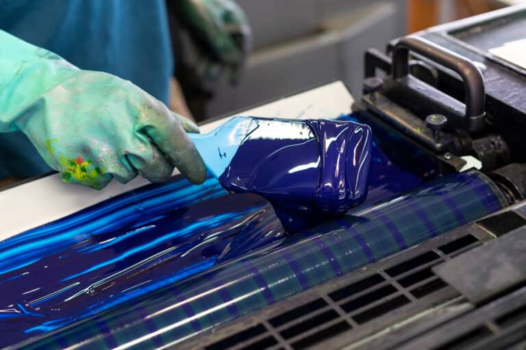 Impressão offset: o que é e como funciona?